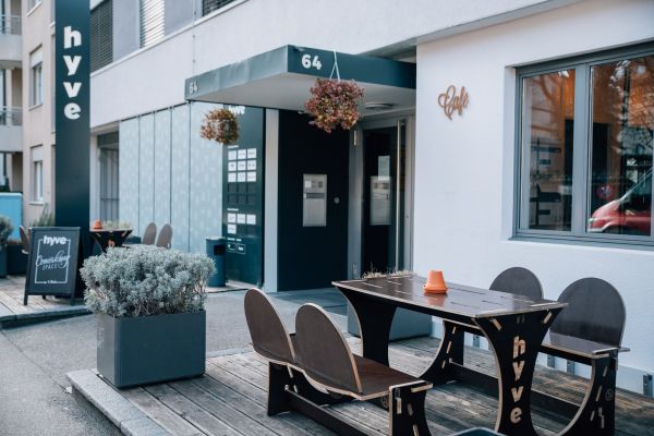 meet and sleep, work and eat! | Hyve