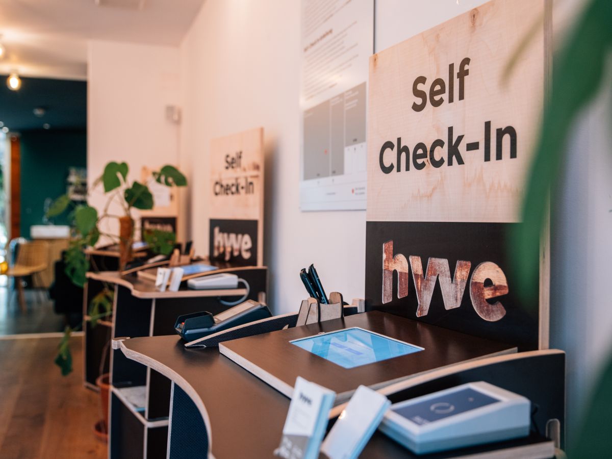 meet and sleep, work and eat! | Hyve